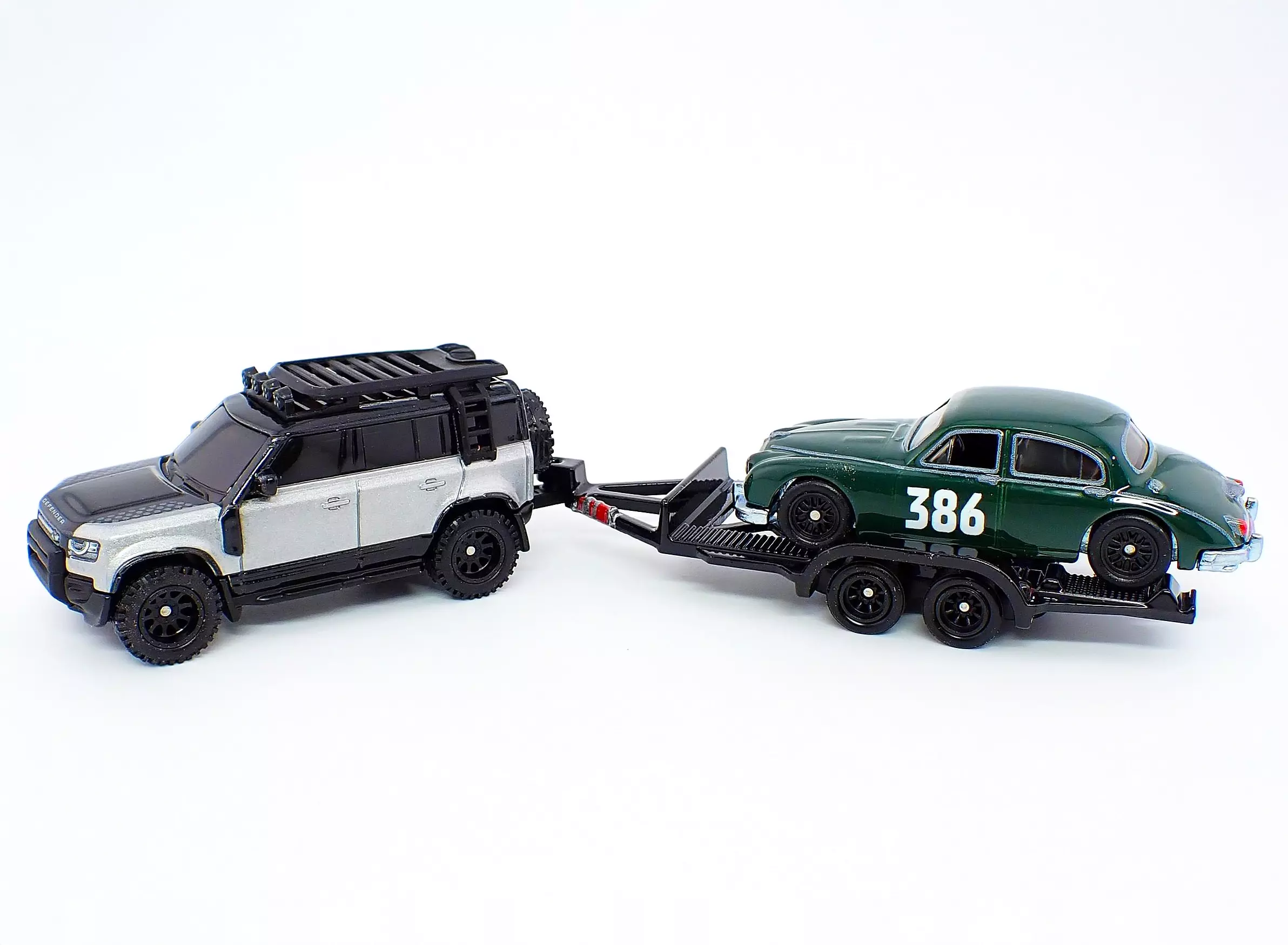 HOT WHEELS Premium Team Transport JAGUAR MK1 2023 LAND ROVER DEFENDER #74